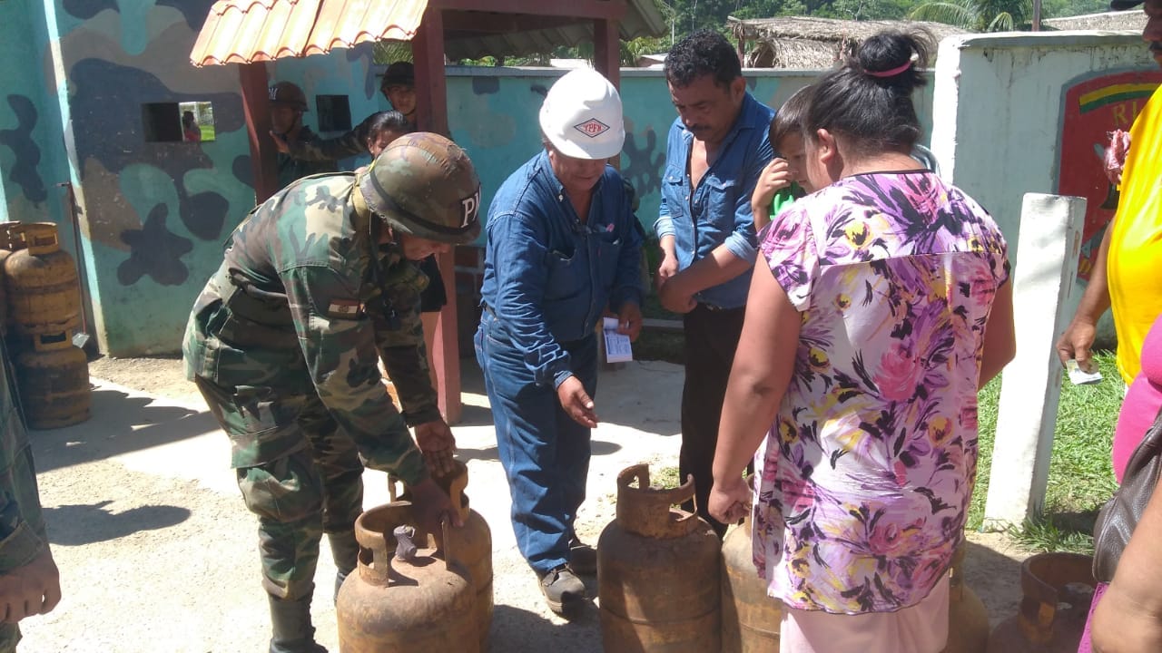 YPFB | La Época - Con sentido del momento histórico